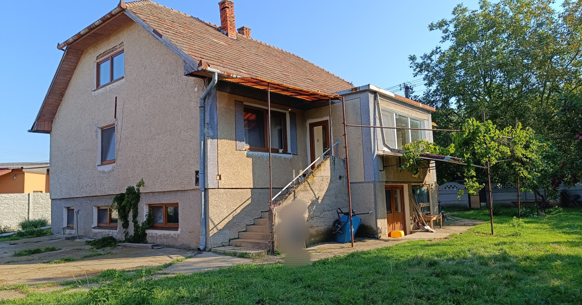 2 domy na polosamote, pozemok 7282 m2 - Levice - Málaš | Koval ...